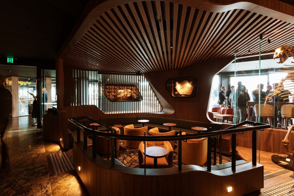 274A8747 - Evolve Spirits Bar